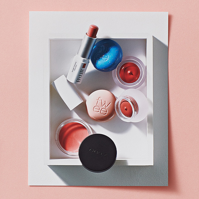 “1本5役”の神機能も！[マルチコスメ3選]VERYスタッフのリアル推しって？ - LOCARI（ロカリ）