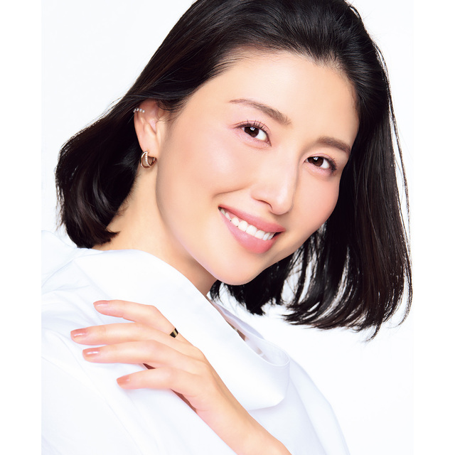 写真 (1枚目) - 橋本マナミさん実演「40代50代の好感度メイク」凄腕ヘアメイクに聞いたら… - LOCARI（ロカリ）