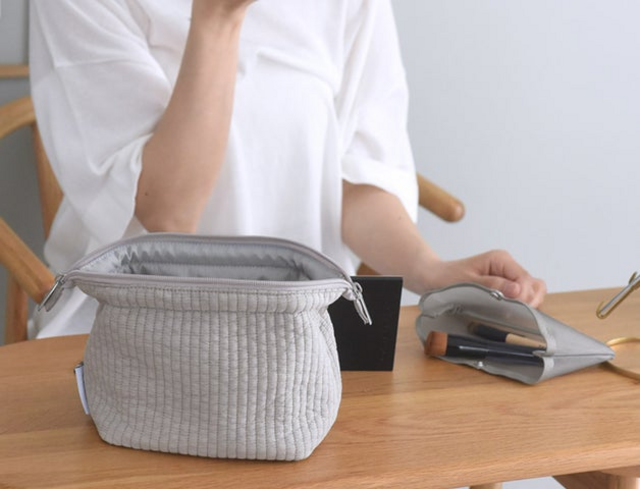 写真 (2枚目) - 「ボンモマン」人気ヌビ風シリーズからPCケース&ワイヤーポーチが新登場！ - LOCARI（ロカリ）