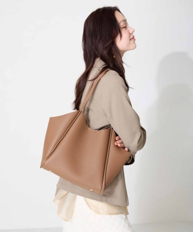 写真 (12枚目) - 【2025夏】涼しげだけどきちんと見えする！夏の“高見え”トートバッグ12選 - LOCARI（ロカリ）