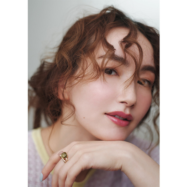 写真 (16枚目) - 辻元舞さんがVERY復帰！3児ママの“頑張りすぎない”最新美容を大公開 - LOCARI（ロカリ）