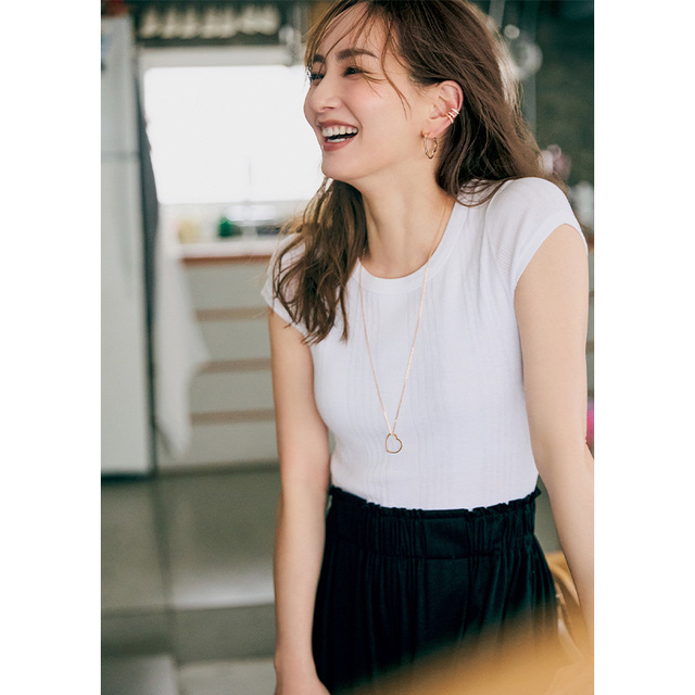 写真 (2枚目) - 今夏『Tシャツジュエリー』に“ハート”が急浮上！大人っぽく盛るコツは？ - LOCARI（ロカリ）
