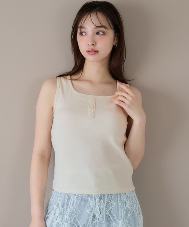 写真 (3枚目) - 見えてもOK！大人が選ぶ「カップ付き夏インナー」12選 - LOCARI（ロカリ）