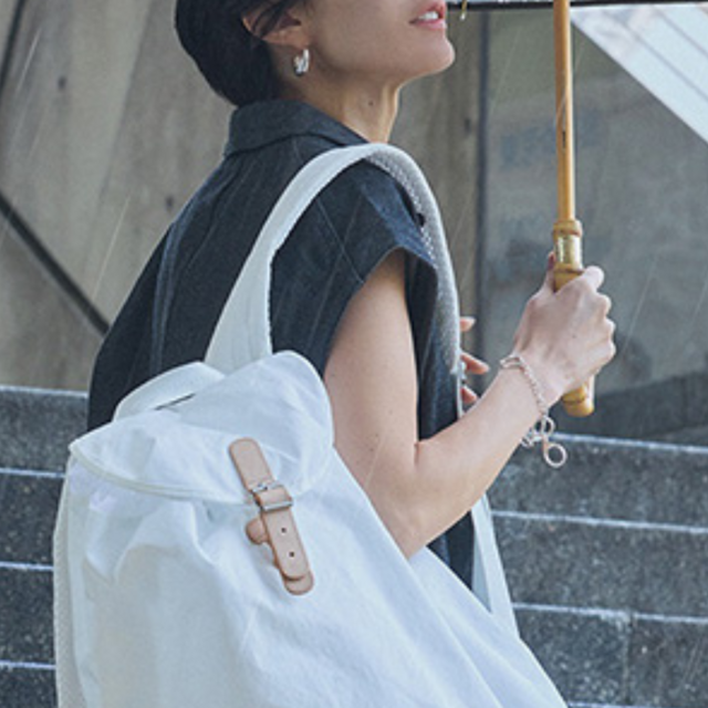 PCも入って使い勝手抜群『高機能リュック』発見！雨でも持てるタフさの秘密って？ - LOCARI（ロカリ）