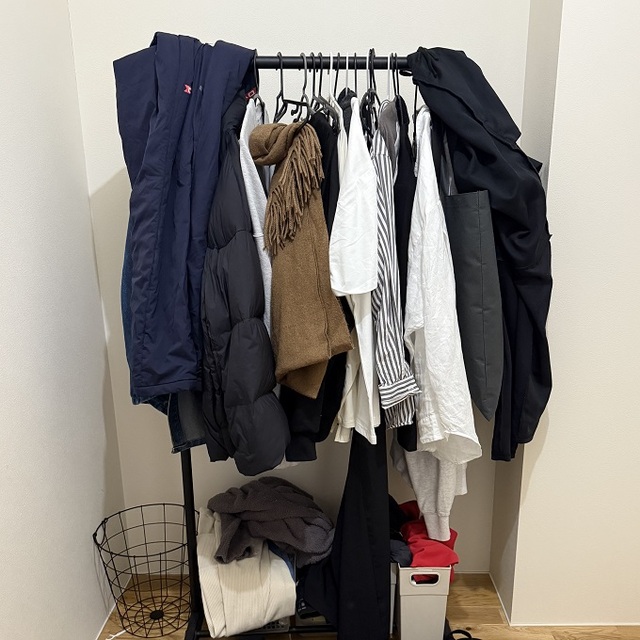 写真 (2枚目) - 服200→20着のミニマリストに！断捨離成功者の「手放すべき服」チェックリスト - LOCARI（ロカリ）