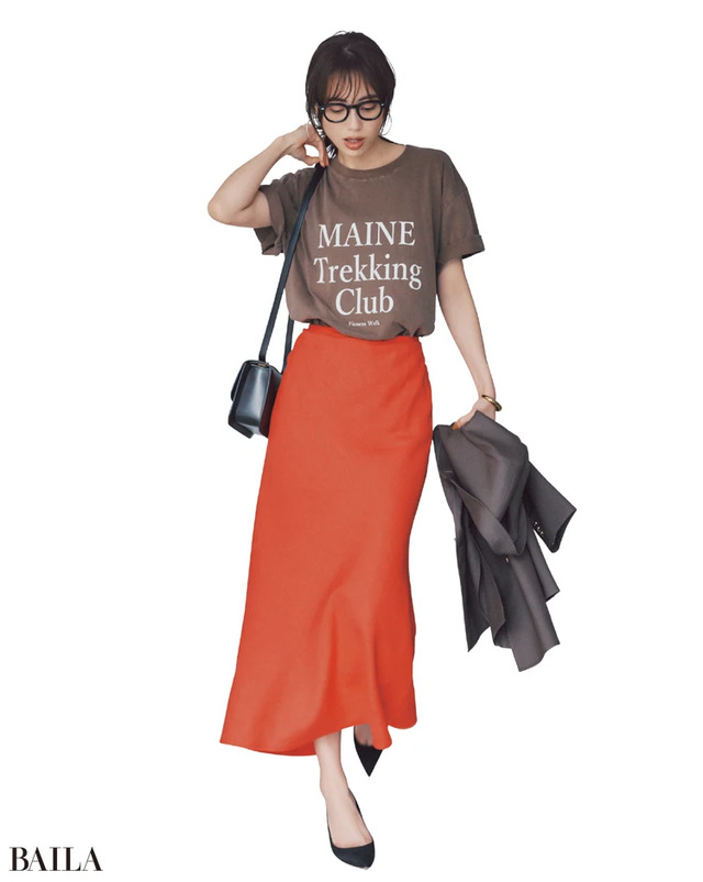 写真 (3枚目) - [この夏トレンドはブラウン！]旬カラーを落ち着いたムードで楽しむ「きれい色」配色5選 - LOCARI（ロカリ）