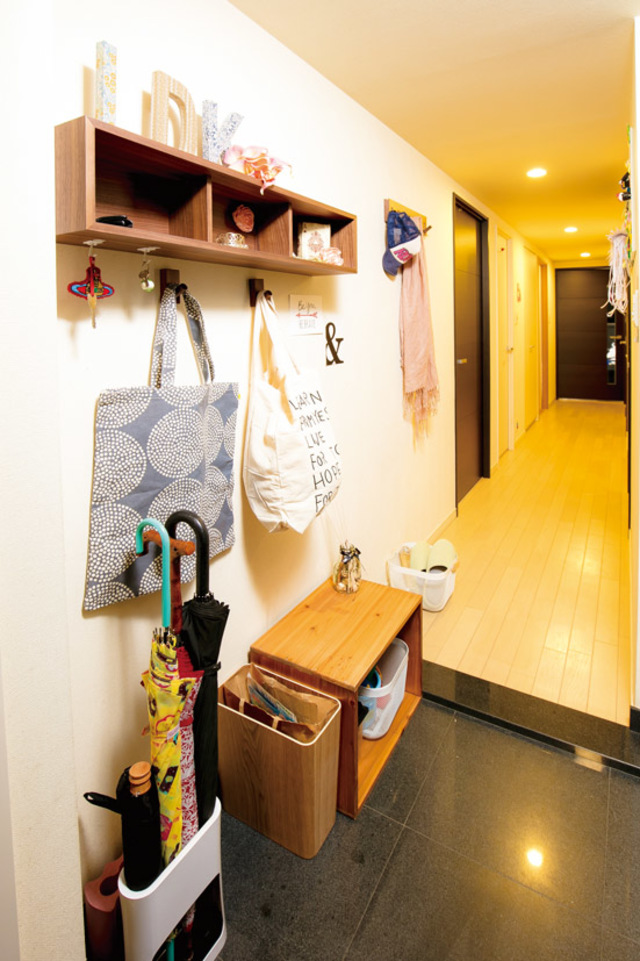 写真 (1枚目) - 無印・IKEAで簡単！ ムダ時間ゼロの玄関収納アイディア11選 - LOCARI（ロカリ） - LOCARI（ロカリ）