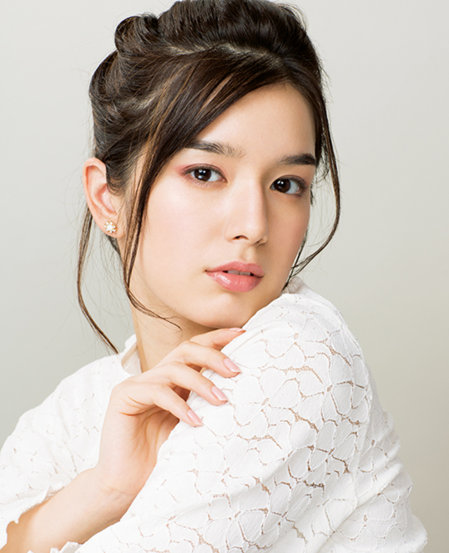 写真 (2枚目) - RMK、ジバンシイでもない！ 目元美人のアイシャドウは…？[8製品中No.1] - LOCARI（ロカリ）