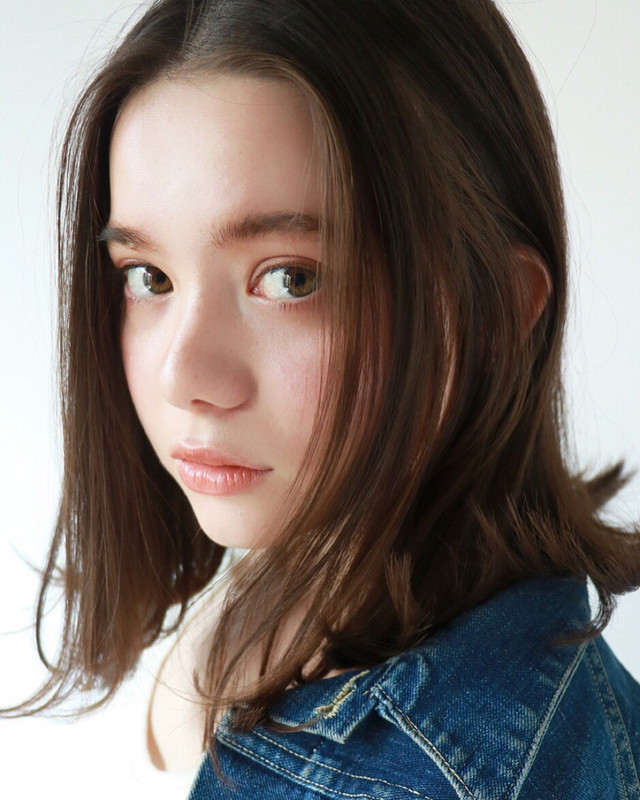 写真 (1枚目) - おしゃれ顔になれる魔法の髪型♡「大人ロブ」冬のヘアスタイル15選 - LOCARI（ロカリ）