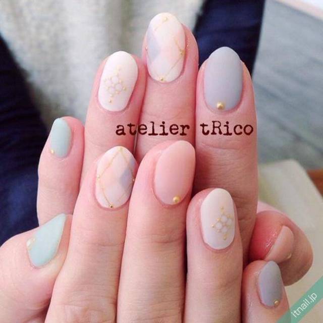 写真 (4枚目) - 冬のマットネイルで楽しみたい柄×6 - LOCARI（ロカリ）