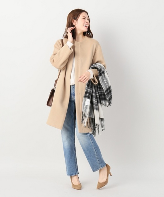 写真 (13枚目) - 大人の品格漂う♡清楚なホワイト＆上品さが魅力のベージュコート15選 - LOCARI（ロカリ）