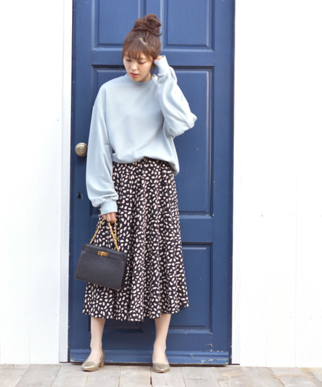 写真 (14枚目) - 《4,000円以下》でGET♪シンプルでコーデの主役にもなる春トップス特集！ - LOCARI（ロカリ）