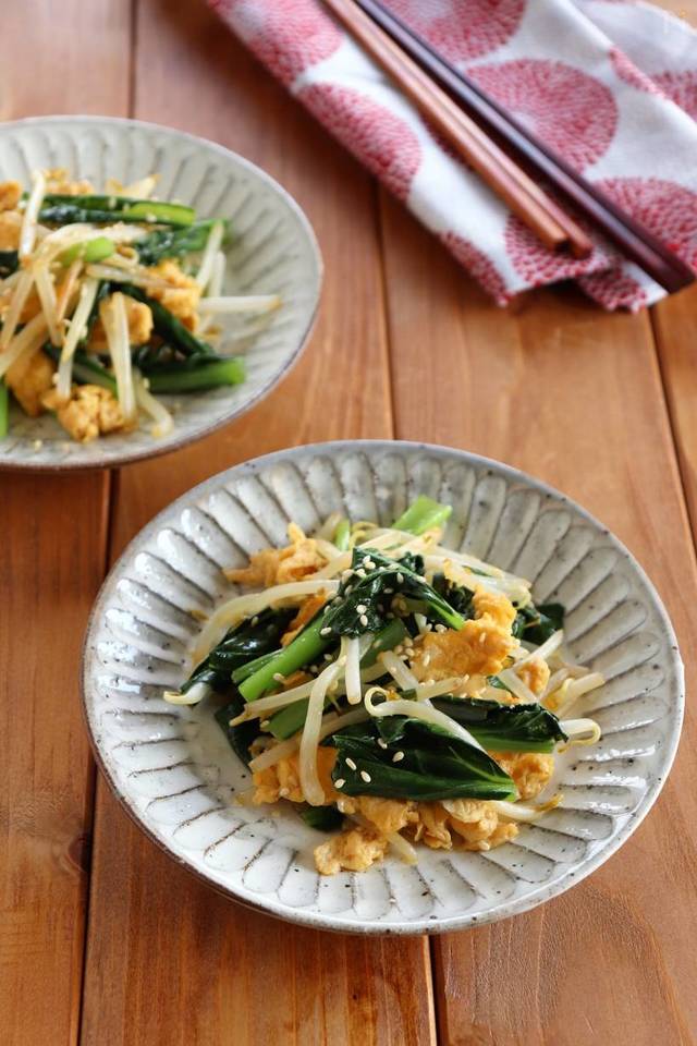 写真 (10枚目) - 簡単絶品！小松菜×もやしの人気レシピ15選 - LOCARI（ロカリ） - LOCARI（ロカリ）