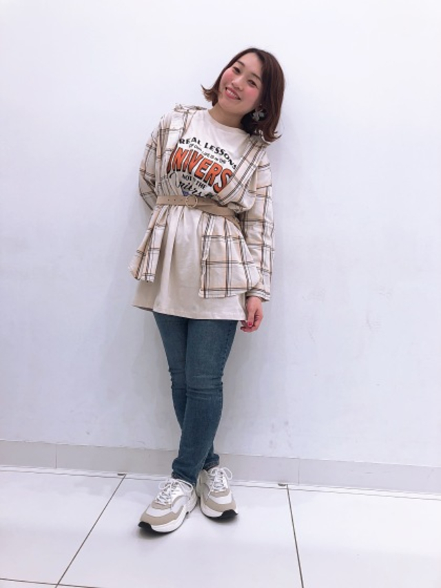 写真 (9枚目) - [GU新作]大きいロゴがかわいい「グラフィックチュニック」が登場♡ - LOCARI（ロカリ）