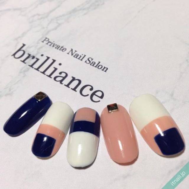 写真 (3枚目) - “ピンク×渋めカラー”のネイルで甘辛MIX！ - LOCARI（ロカリ） - LOCARI（ロカリ）