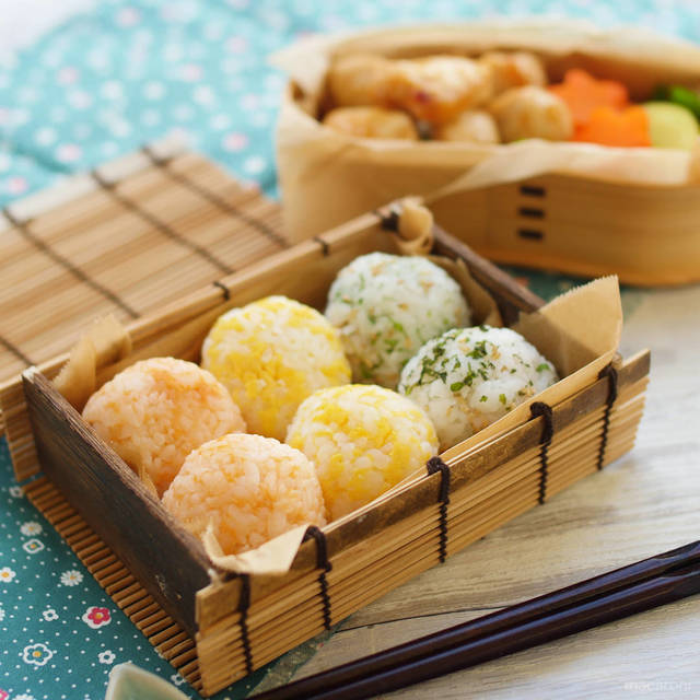 写真 (2枚目) - お花見のお供に♪ macaroni動画「春に食べたいおにぎり」特集 - LOCARI（ロカリ）