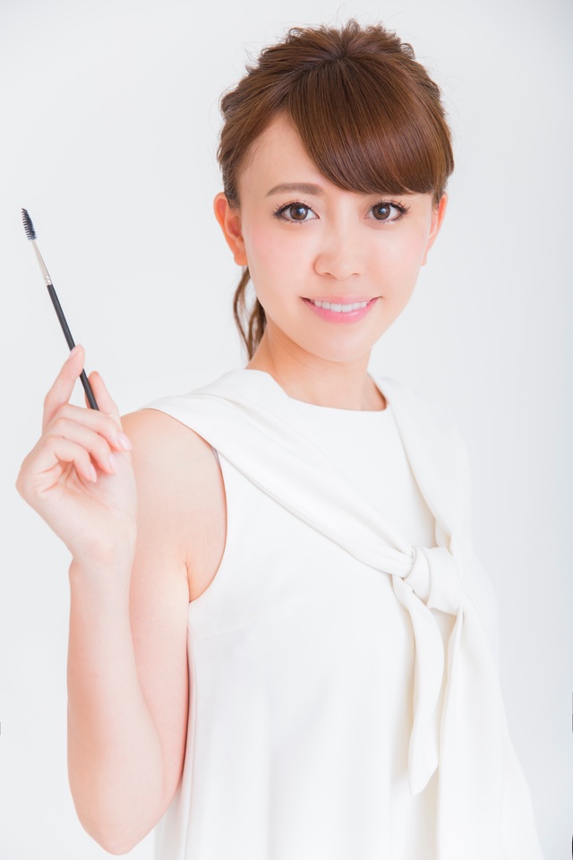 写真 (3枚目) - こだわるべきは「眉・まつげ・チーク」♡大人のナチュラルデカ目の作り方 - LOCARI（ロカリ）