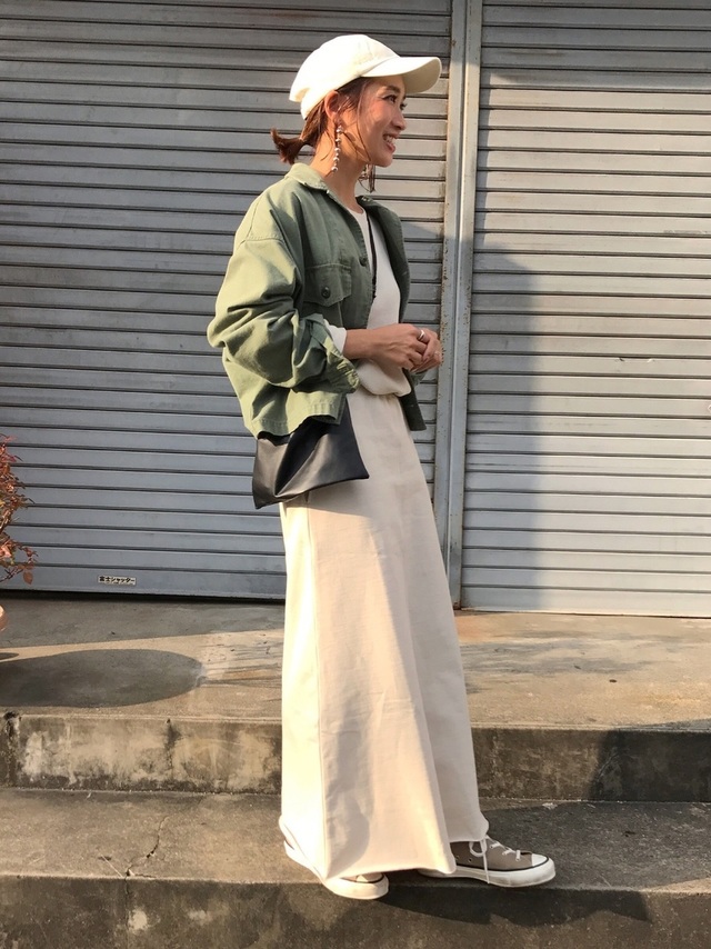 写真 (2枚目) - 365日スタメン可能♡季節を選ばず履ける「万能シューズ」4選 - LOCARI（ロカリ） - LOCARI（ロカリ）