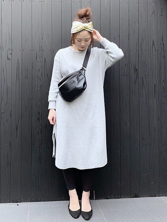 写真 (1枚目) - GU「1,490円〜ウエストバッグ」旋風継続中！一点投入で即トレンド感5割増しコーデ5選 - LOCARI（ロカリ）