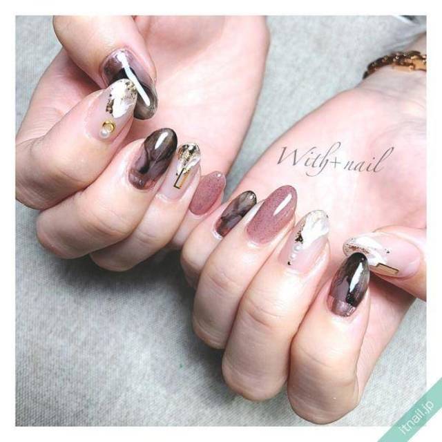 写真 (4枚目) - デートor女子会？シーン別ネイルデザイン集 - LOCARI（ロカリ） - LOCARI（ロカリ）