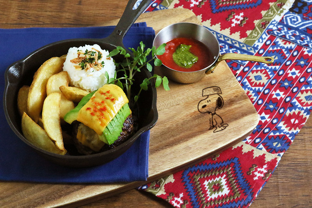 写真 (4枚目) - 「PEANUTS DINER 横浜」のメニューが新しくなって登場！ - LOCARI（ロカリ）
