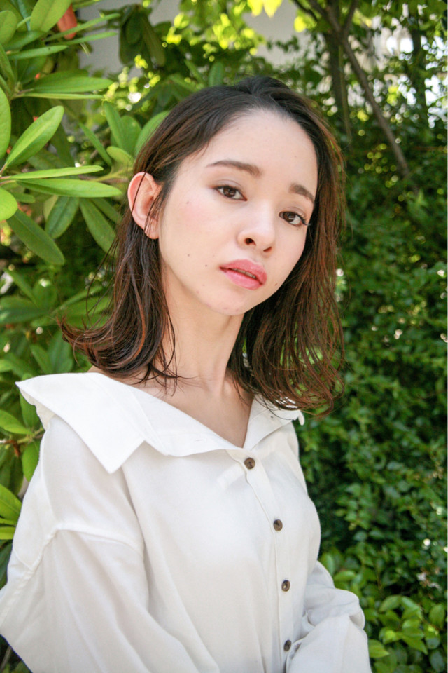 写真 (14枚目) - 夏の瑞々しさを髪にも♡濡れツヤゆるパーマの最旬スタイル10選 - LOCARI（ロカリ） - LOCARI（ロカリ）