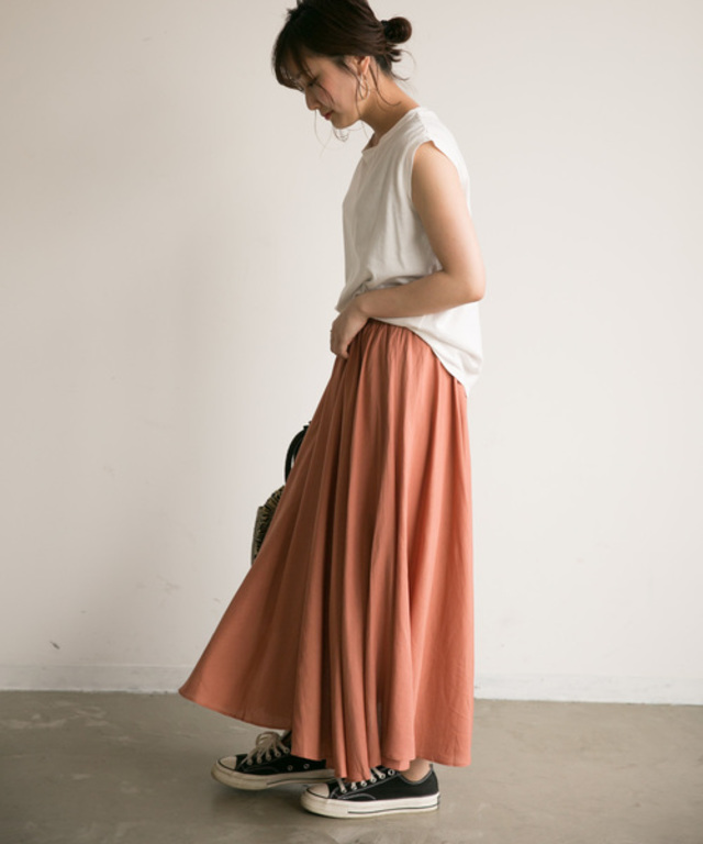 写真 (2枚目) - [5000円以下]毎日着たいからプチプラでGET！マキシスカートで作る夏スタイル - LOCARI（ロカリ）
