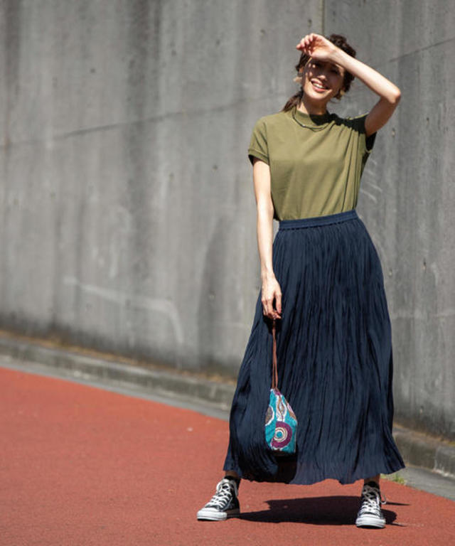 写真 (2枚目) - 夏の通勤コーデには"着映え"トップス♡今日はどれ着る？ - LOCARI（ロカリ） - LOCARI（ロカリ）