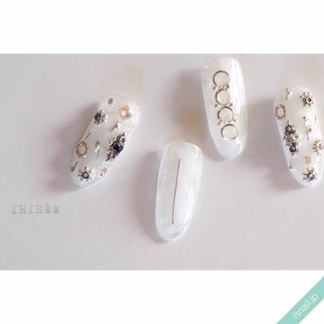 写真 (2枚目) - フットネイルにもハマる。《ワイヤーネイル》で私だけのデザインに - LOCARI（ロカリ） - LOCARI（ロカリ）