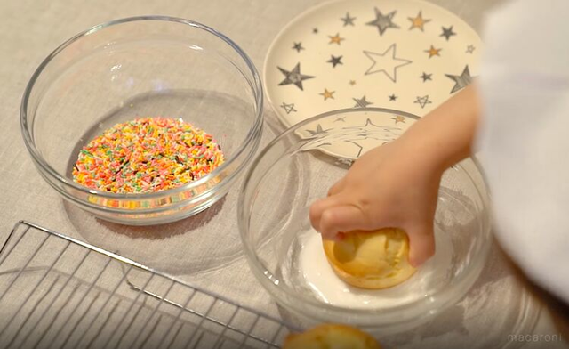 写真 (14枚目) - 目玉がギョロリ♪子どもが作る、宇宙人ドーナツ[ひとりでできたよ vol.9] - - LOCARI（ロカリ）