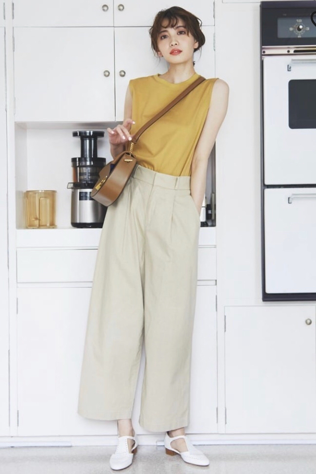 写真 (2枚目) - [ユニクロ新作]「マーセライズコットンT」が1000円なのに合わせやすくて高見え！と話題♡ - LOCARI（ロカリ）