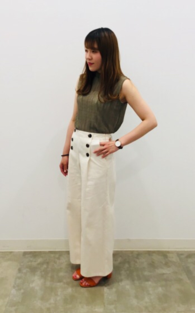 写真 (5枚目) - [GU新作]レースフリルネックTシリーズにノースリーブが登場！ - LOCARI（ロカリ） - LOCARI（ロカリ）