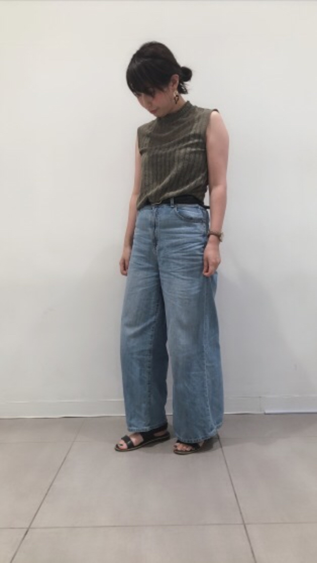 写真 (7枚目) - [GU新作]レースフリルネックTシリーズにノースリーブが登場！ - LOCARI（ロカリ） - LOCARI（ロカリ）