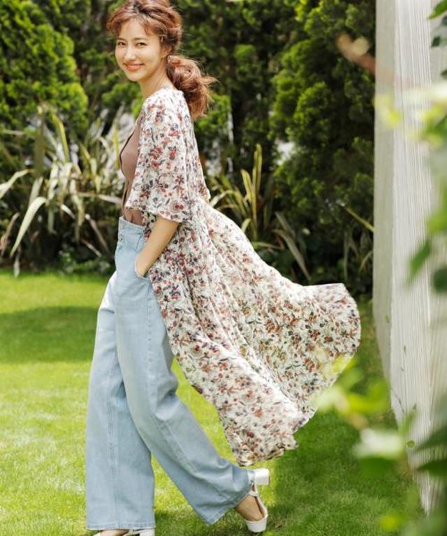 写真 (14枚目) - デートや女子会に♡甘すぎない「大人かわいい」夏スタイル15選 - LOCARI（ロカリ） - LOCARI（ロカリ）