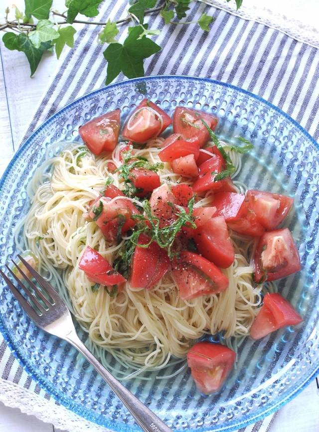 写真 (1枚目) - 休日ランチや忙しい日に♡10分以内で作れる「爆速“冷製パスタ”」10選 - LOCARI（ロカリ）