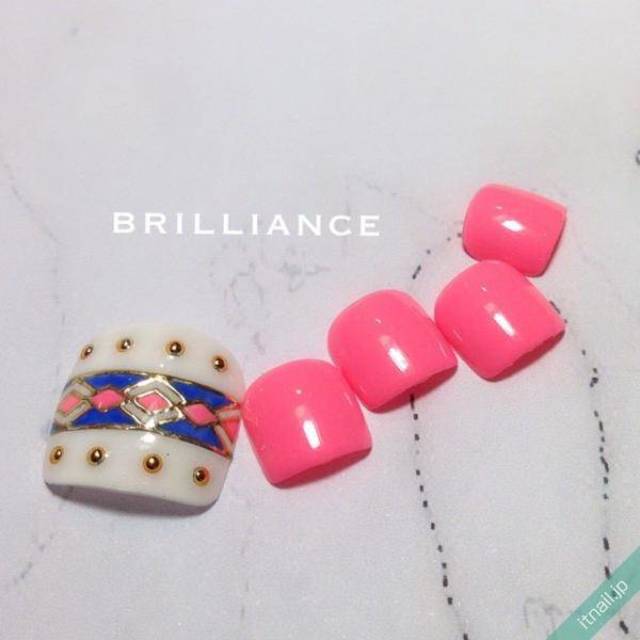 写真 (3枚目) - サンダルの季節到来！人気のフットネイル特集2019 - LOCARI（ロカリ） - LOCARI（ロカリ）