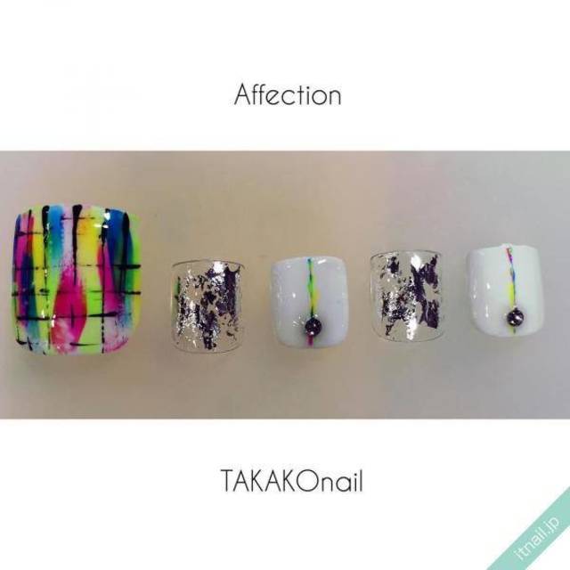 写真 (4枚目) - サンダルの季節到来！人気のフットネイル特集2019 - LOCARI（ロカリ）