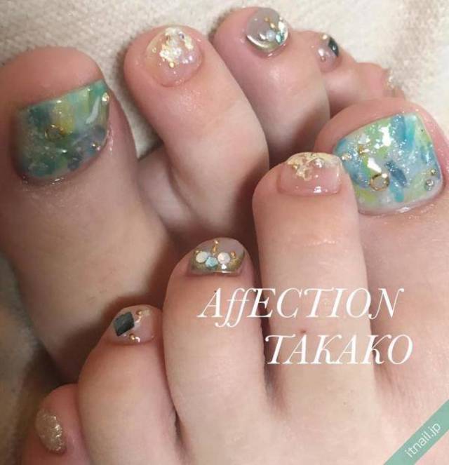 写真 (11枚目) - サンダルの季節到来！人気のフットネイル特集2019 - LOCARI（ロカリ） - LOCARI（ロカリ）