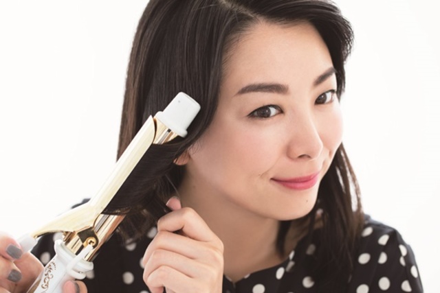 写真 (3枚目) - 丸顔に似合う髪型は？ 丸顔をすっきり小顔に見せる長さやヘアアレンジ法 まとめ - LOCARI（ロカリ）