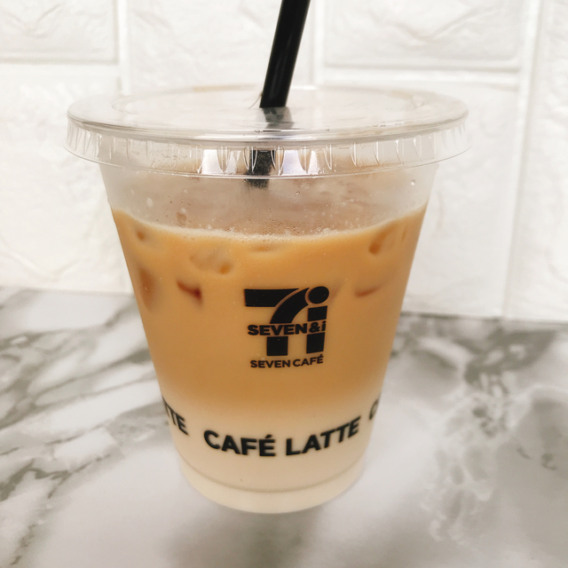 写真 3枚目 暑〜い日にゴクゴク飲みたい♡コンビニのアイスカフェラテ飲み比べてみた! Locari(ロカリ)