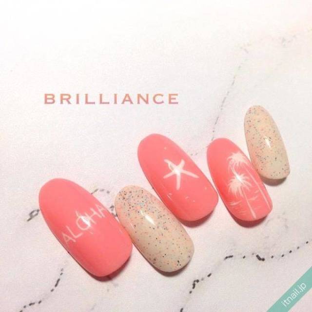 写真 (1枚目) - 夏の砂浜ネイル！ビーチシーンにピッタリなデザイン特集 - LOCARI（ロカリ） - LOCARI（ロカリ）