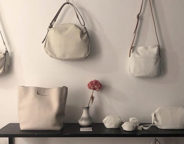 写真 (1枚目) - 大人女子におすすめ！抜け感＆上品さが絶妙な革のカゴバッグ - LOCARI（ロカリ） - LOCARI（ロカリ）