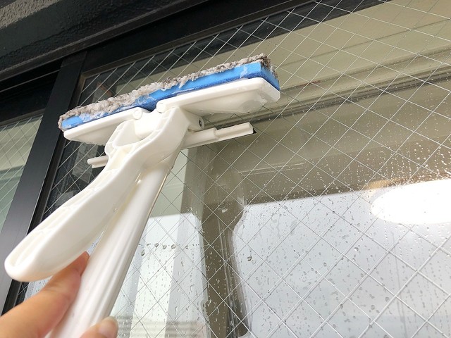写真 (5枚目) - 「網戸掃除って面倒〜」からの卒業！ウタマロと"神掃除グッズ2TOP"で家事はラクする時代 - LOCARI（ロカリ）