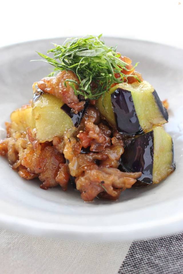 写真 (5枚目) - 夕飯のメインおかずに！「豚肩ロース薄切り」の人気レシピ21選 - LOCARI（ロカリ） - LOCARI（ロカリ）