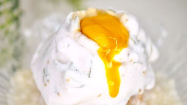 写真 (1枚目) - たまごソムリエが教える。ふわっふわ「冷やしTKG」の作り方 - LOCARI（ロカリ）