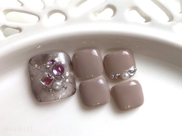 写真 (7枚目) - 100均グッズでこんなに簡単♡秋のニュアンスフットネイル - LOCARI（ロカリ） - LOCARI（ロカリ）