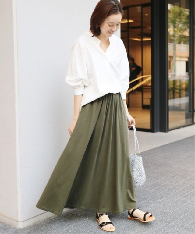 写真 (11枚目) - カーキスカートの初秋コーデ15選♪カジュアルな「スカート」で大人の抜け感スタイル - LOCARI（ロカリ）