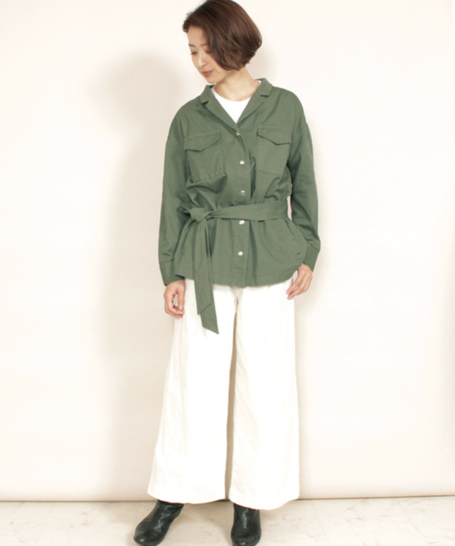 写真 (5枚目) - サファリジャケットのレディースコーデ特集♡今すぐトレンドアイテムをGET♪ - LOCARI（ロカリ）