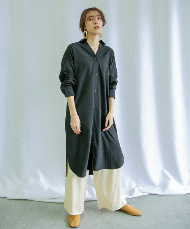 写真 (5枚目) - 黒ワンピースの冬コーデ特集！大人のおしゃれな着こなしを参考にしよう♪ - LOCARI（ロカリ）