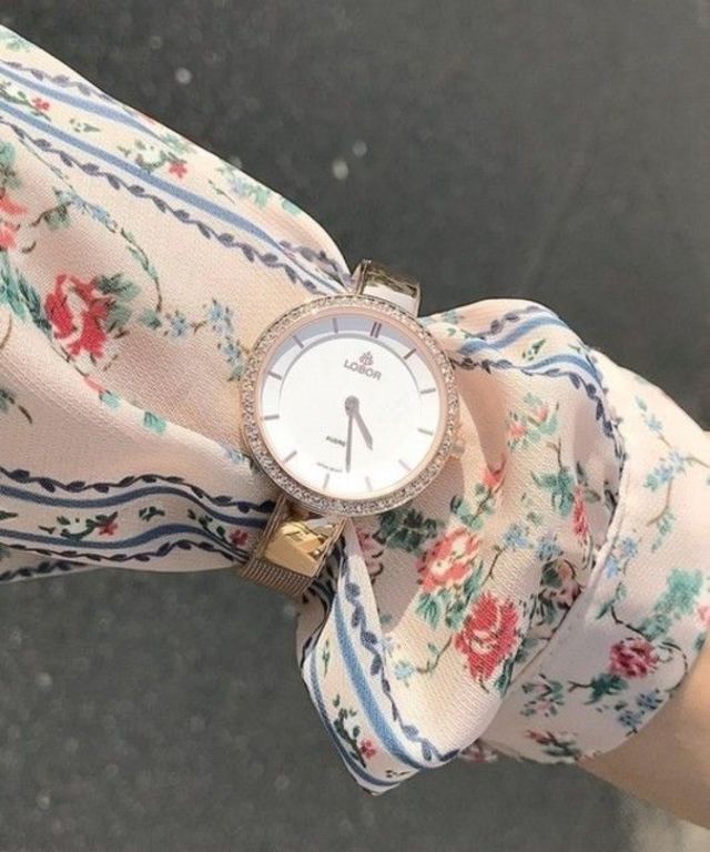 写真 (4枚目) - まるでジュエリーみたい♡ピンクゴールド＆華奢シルエットが可愛すぎる女っぽ腕時計4選 - - LOCARI（ロカリ）